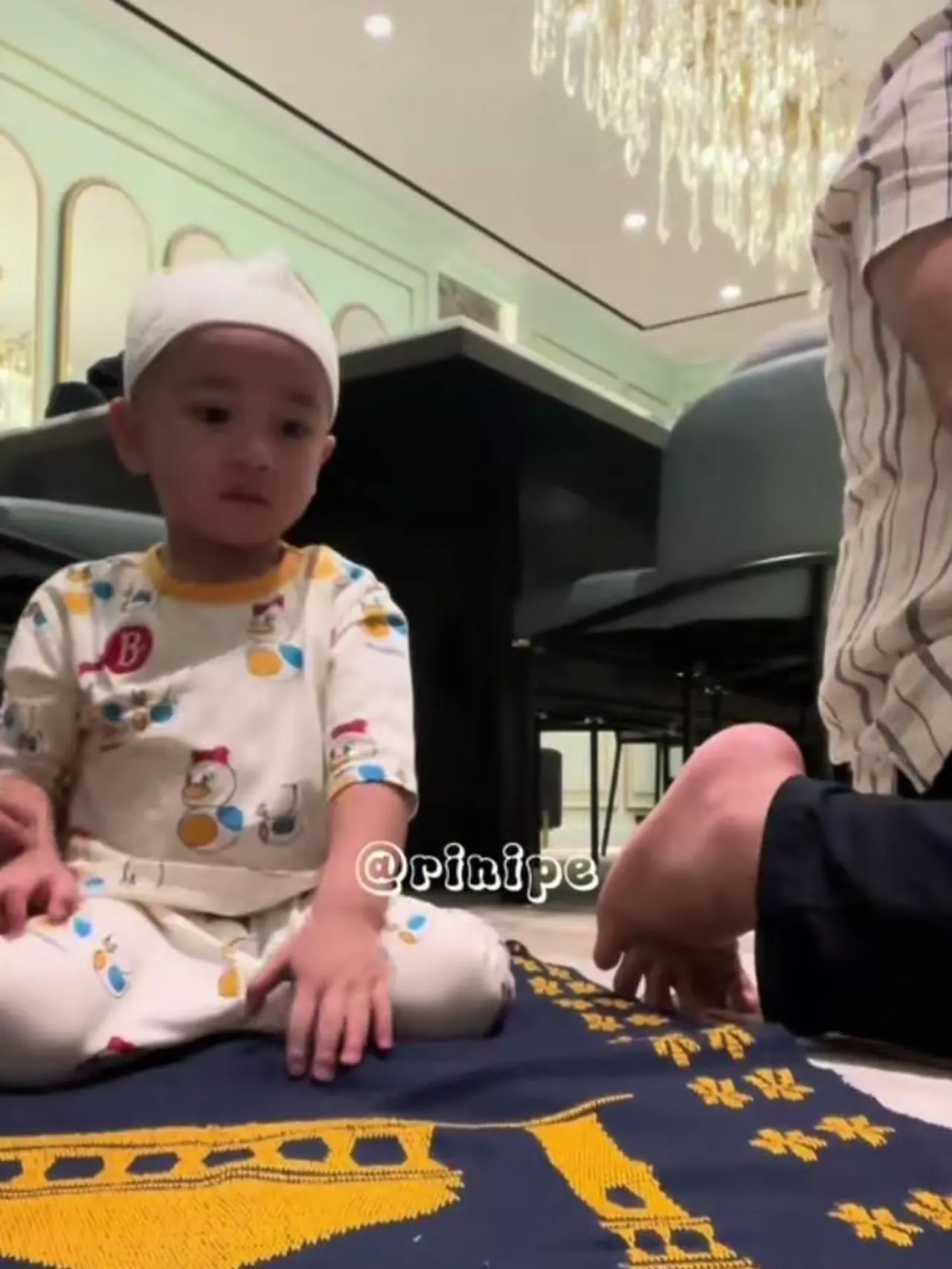 6 Aksi Cerdas Rayyanza alias Cipung yang Baru Menginjak Usia 2 Tahun, Hafal Alfabet hingga Doa ...