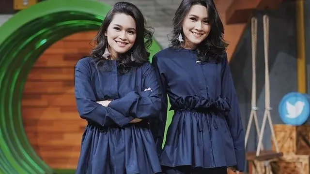 6 Potret Seleb Kembar Pakai Baju yang Sama, Semakin Sulit Dibedakan - Hot Liputan6.com