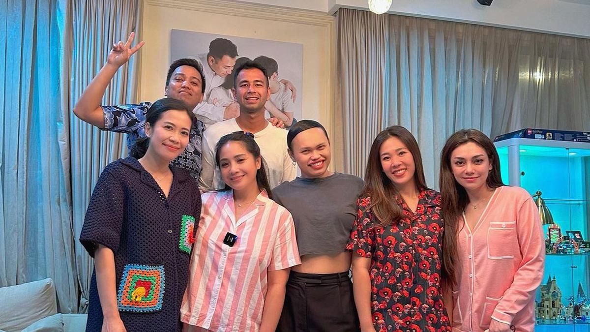 6 Momen Kejutan Ulang Tahun Raffi Ahmad dan Nagita Slavina, Para Sahabat Gotong Royong Bawa Kue ...