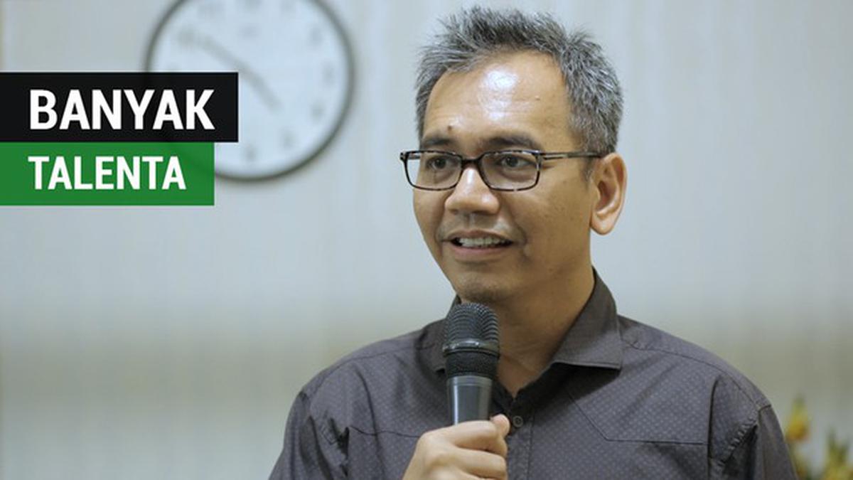 VIDEO: Sihar Sitorus Lihat Banyak Talenta Pesepak Bola dari Sumatra ...