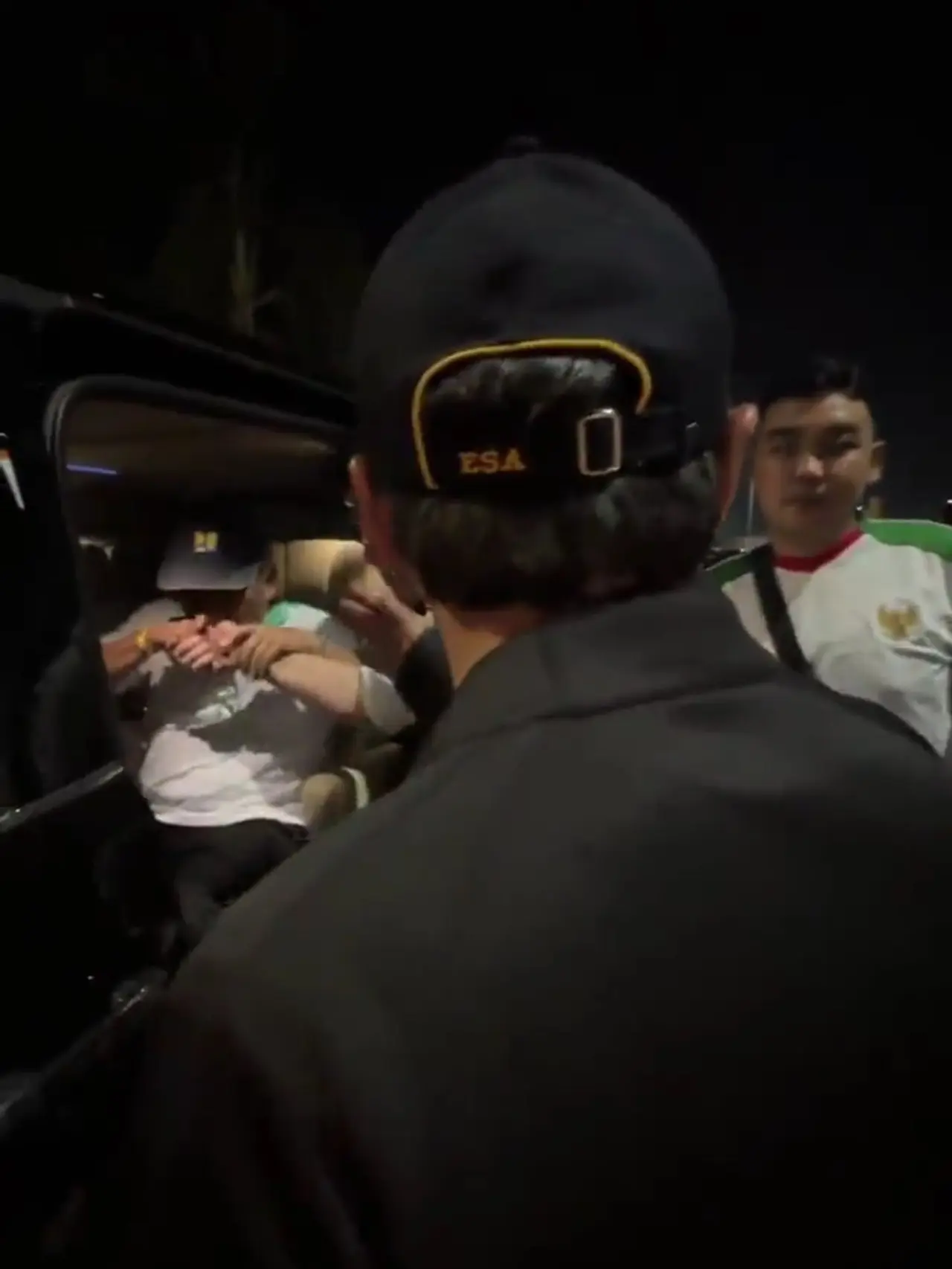 Heboh Menteri PUPR Basuki Hadimuljono Cium Tangan Chef Arnold, Netizen ...