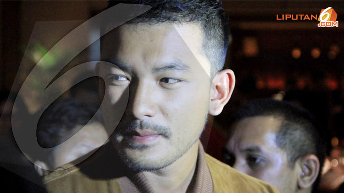 Jadi Pengacara Berdarah Batak, Rio Dewanto Intip Sidang Anggie ...