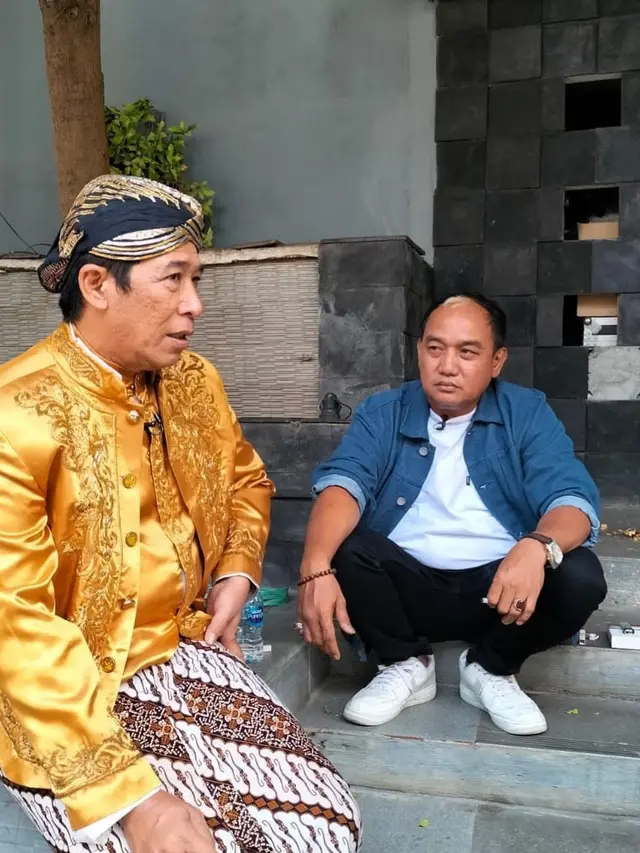 7 Potret Perintis OVJ Reuni Dadakan di Emperan, Nunung Bikin Pangling ...