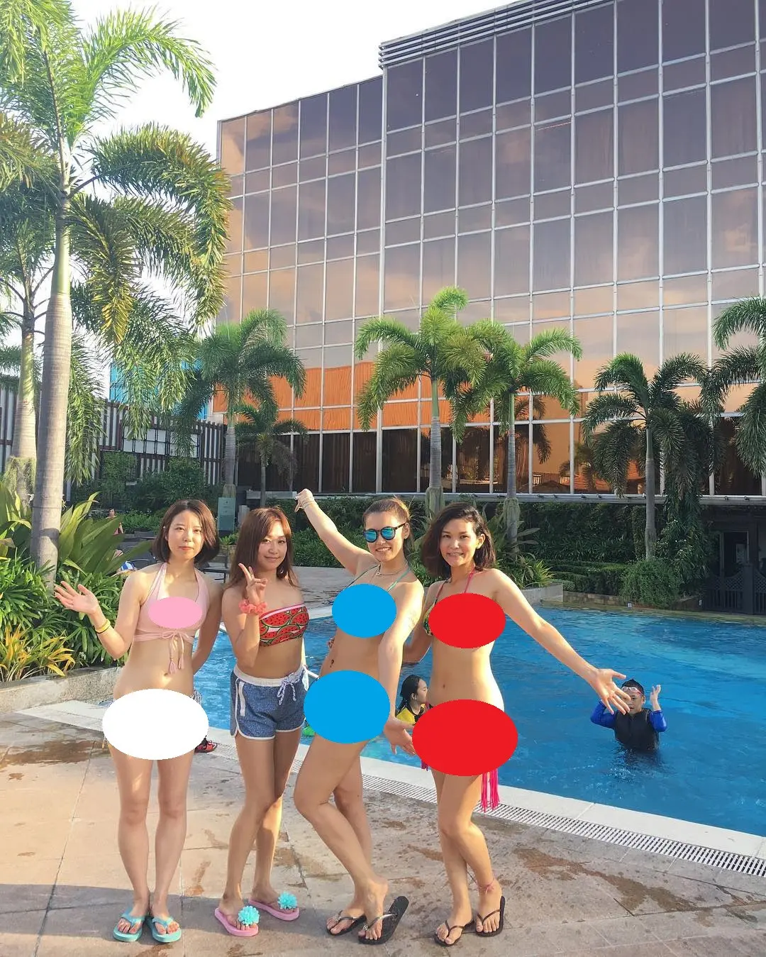 Berbikini Seksi di Tempat Ini, Maria Ozawa Serasa di Surga - ShowBiz Liputan6.com