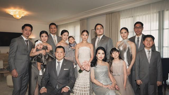 6 Potret Clarissa Tanoesoedibjo Bareng Keluarga di Hari Pernikahan ...
