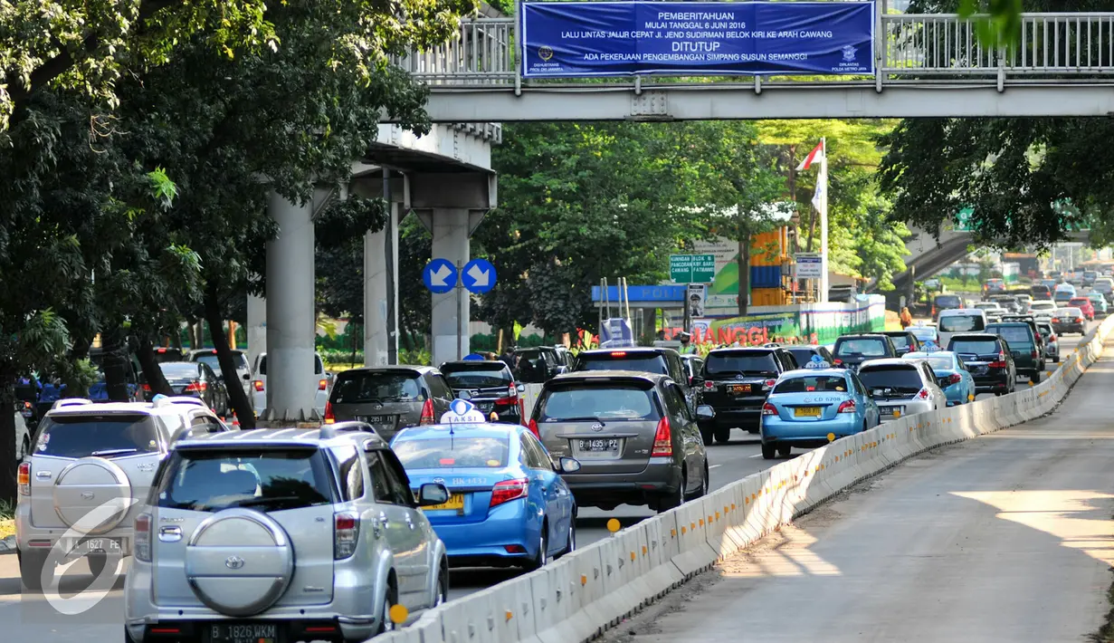 Jalur Cepat Sudirman-Cawang Ditutup - Foto Liputan6.com