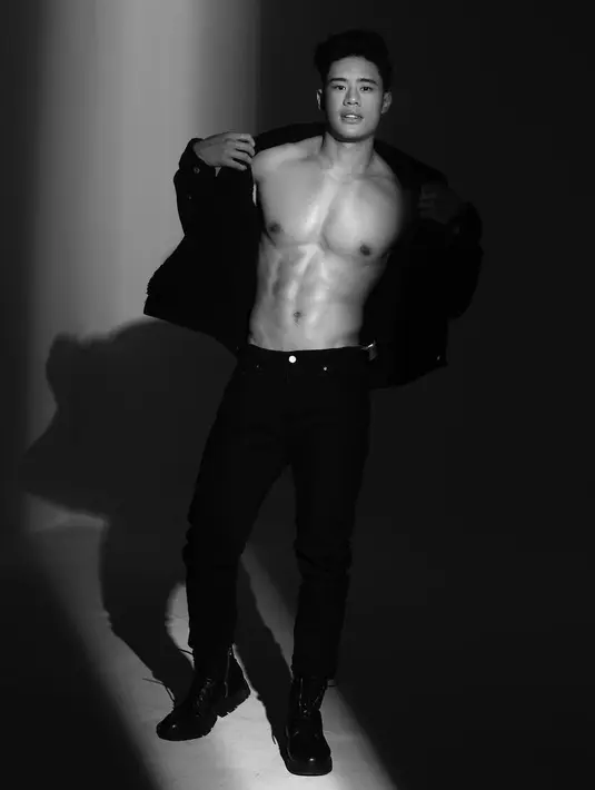 Potret Gagah Enrique Dustin, Sahabat Verrell Bramasta yang Mendadak ...