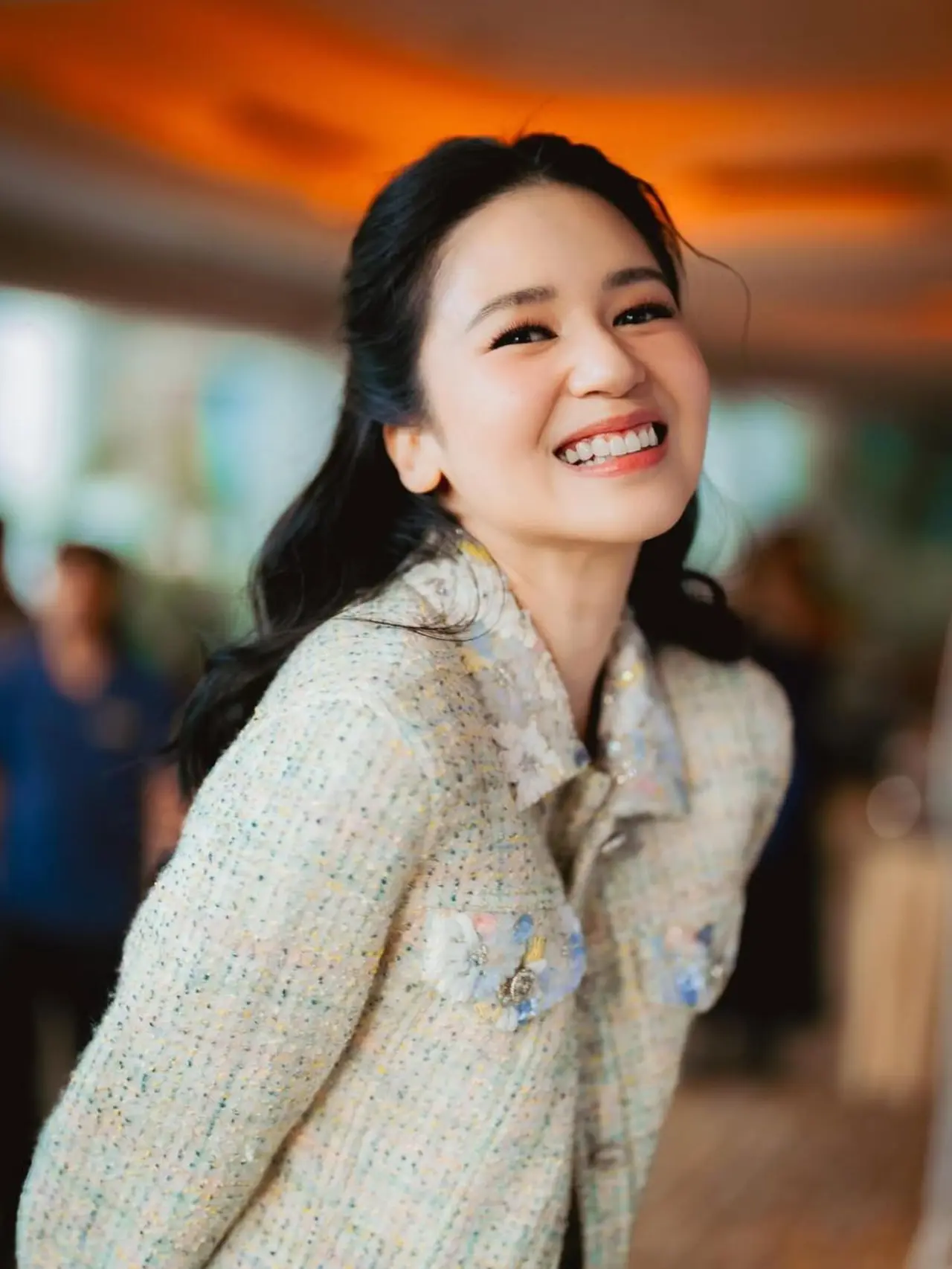 5 Pesona Elegan Laura Basuki dalam Potret Terbaru, Tampilkan Visual ...