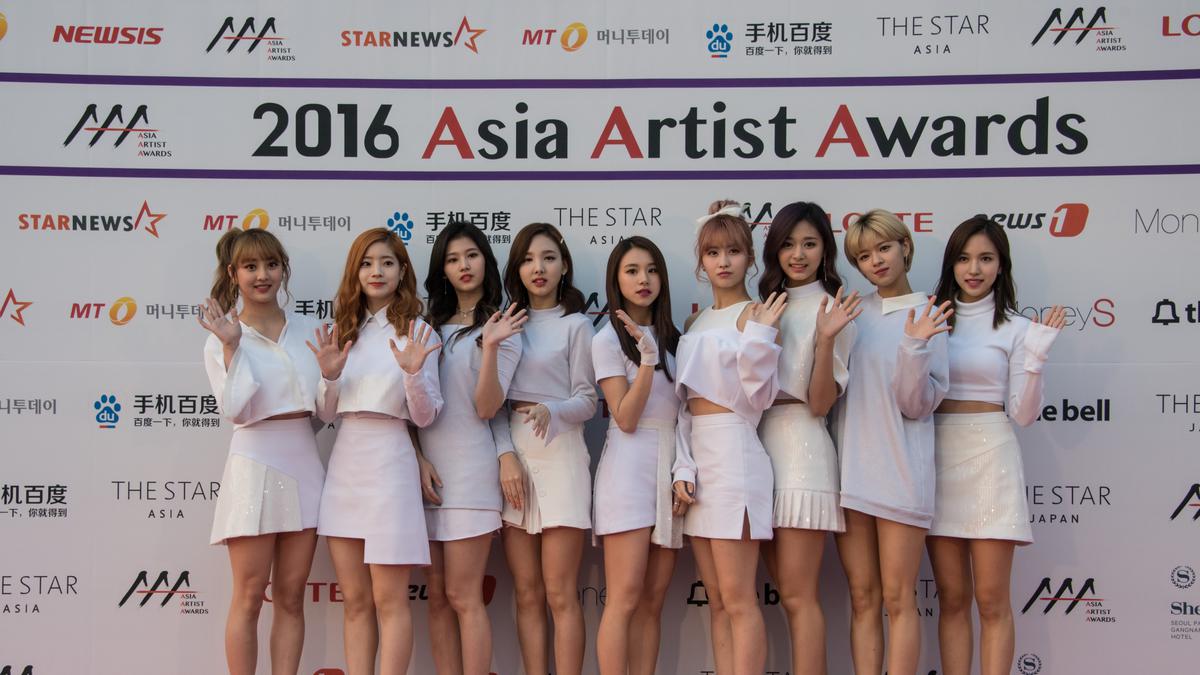 Single Baru Sukses, Twice Di-bully Penggemar EXO - ShowBiz Liputan6.com