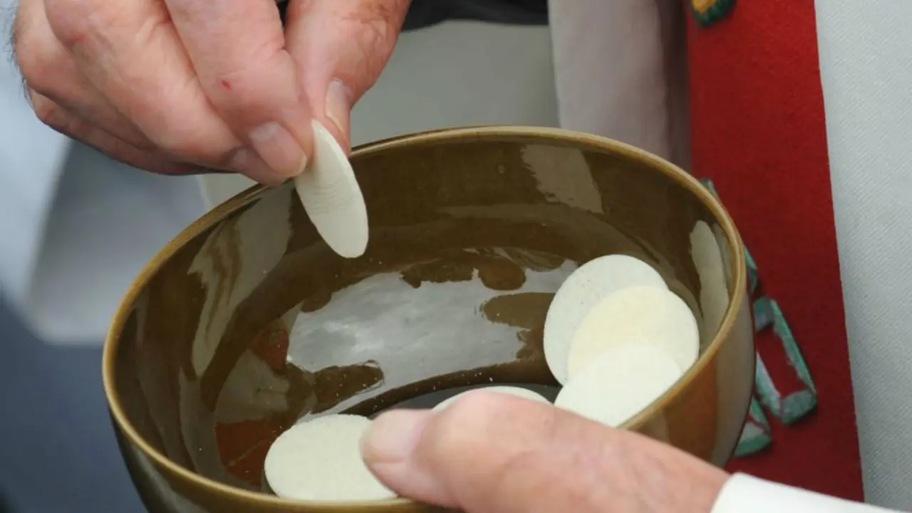 Sumbangan 250 Ribu Roti Komuni untuk Venezuela yang Dilanda Krisis ...