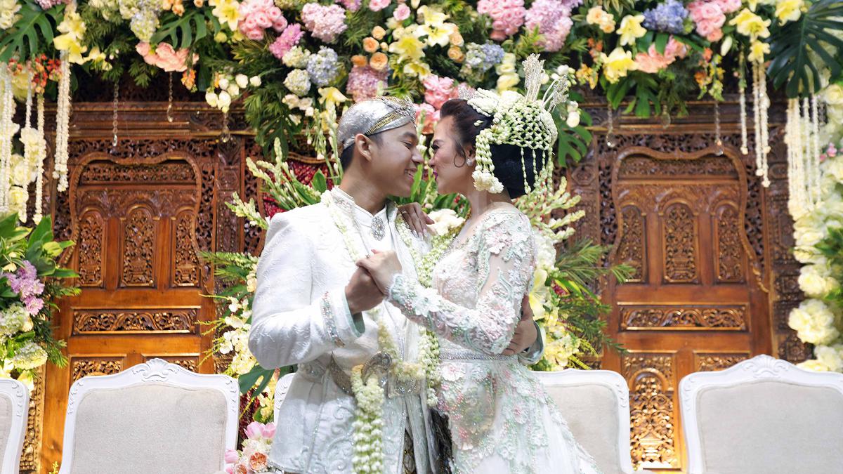 Resmi Menikah, Begini Momen Sakral Pernikahan Sheza Idris