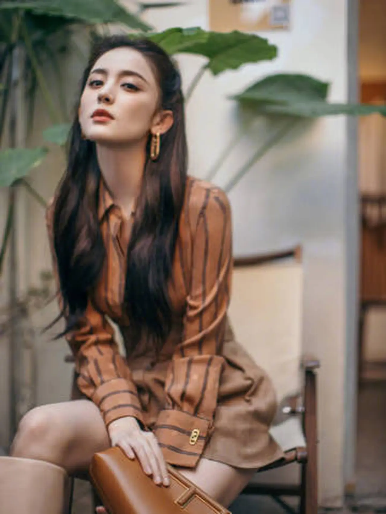 6 Potret Guli Nazha, Aktris China Berdarah Uighur Penuh Pesona ...