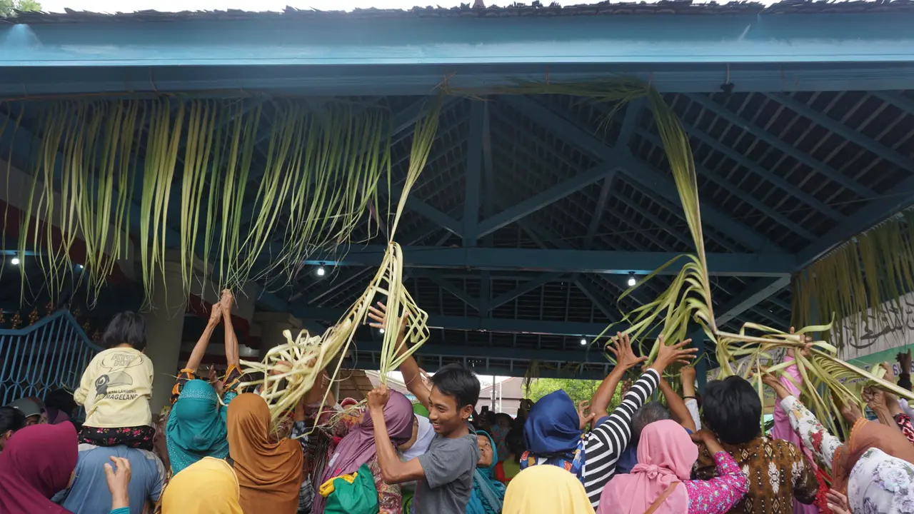 Bukan Sekadar Penanda, Ini Kedalaman Makna Janur Kuning yang Sarat ...