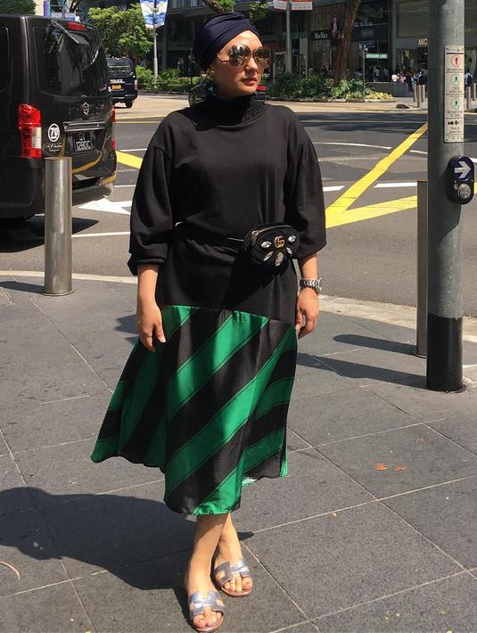 8 Gaya Liburan Viona Rosalina, Istri Eko Patrio yang Kece Banget ...