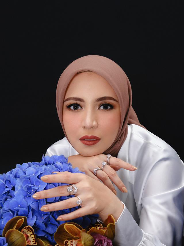 Influencer Cantik Sarah Sofyan Rayakan Bulan Ramadan dengan Perhiasan Elegan - Entertainment ...