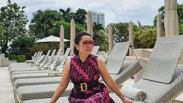 6 Potret Mayangsari di Pernikahan Danny Rukmana, Kompak dengan Keluarga ...