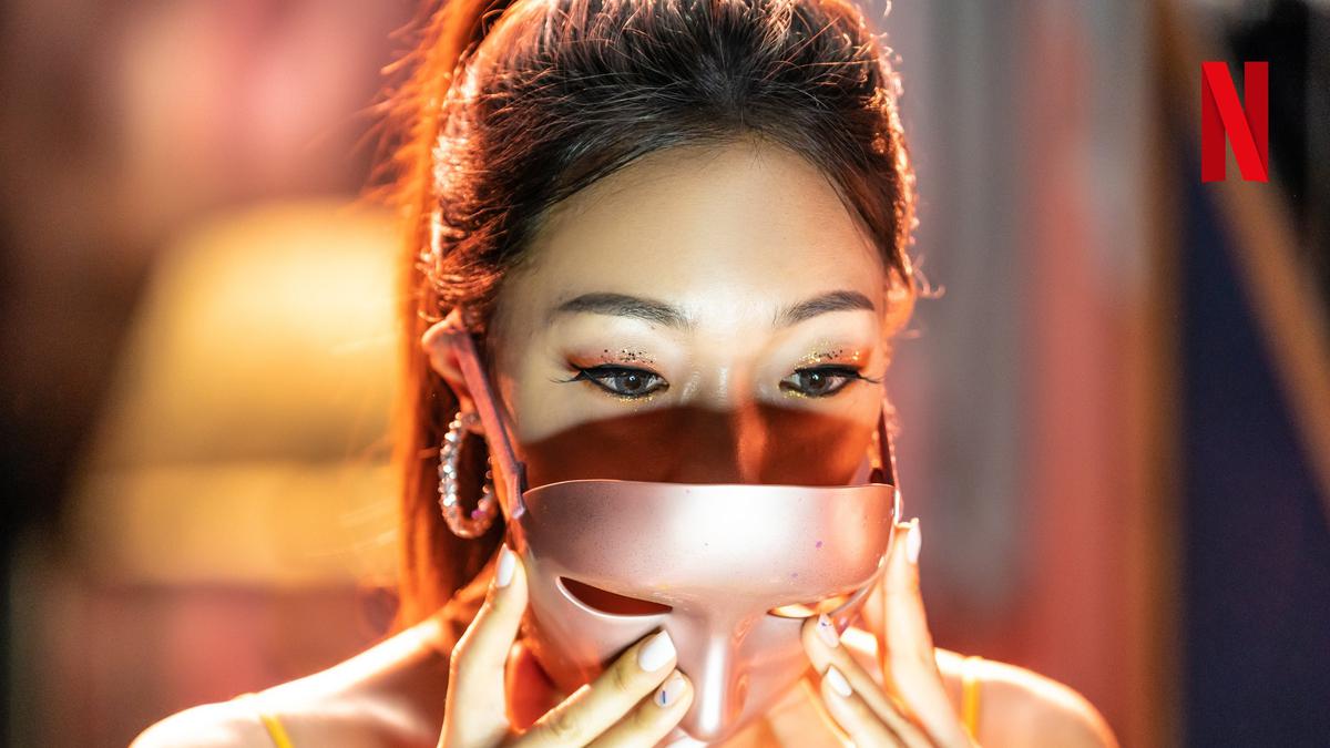 Sinopsis Drakor Mask Girl: Kehidupan Ganda Kim Mo Mi, Siang Kerja ...