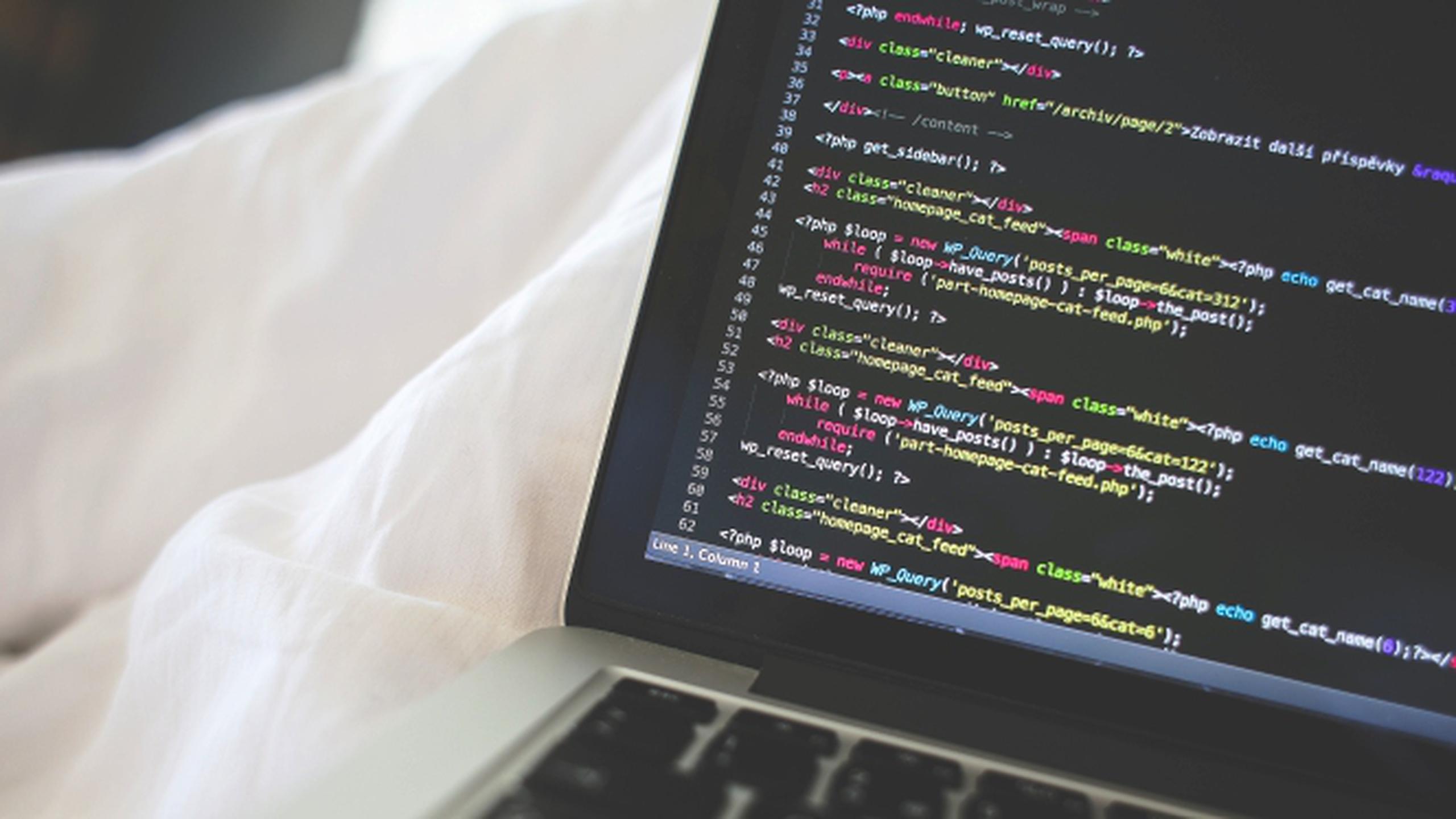 Wawancara Khusus: Belajar Coding tanpa Pusing di CodeSaya