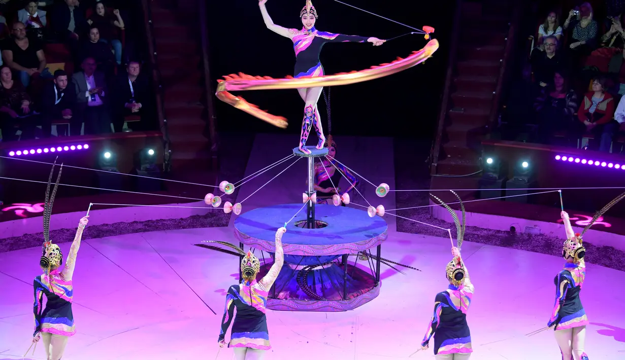 FOTO: Keren, Festival Sirkus Internasional Suguhkan Pertunjukan Menawan ...