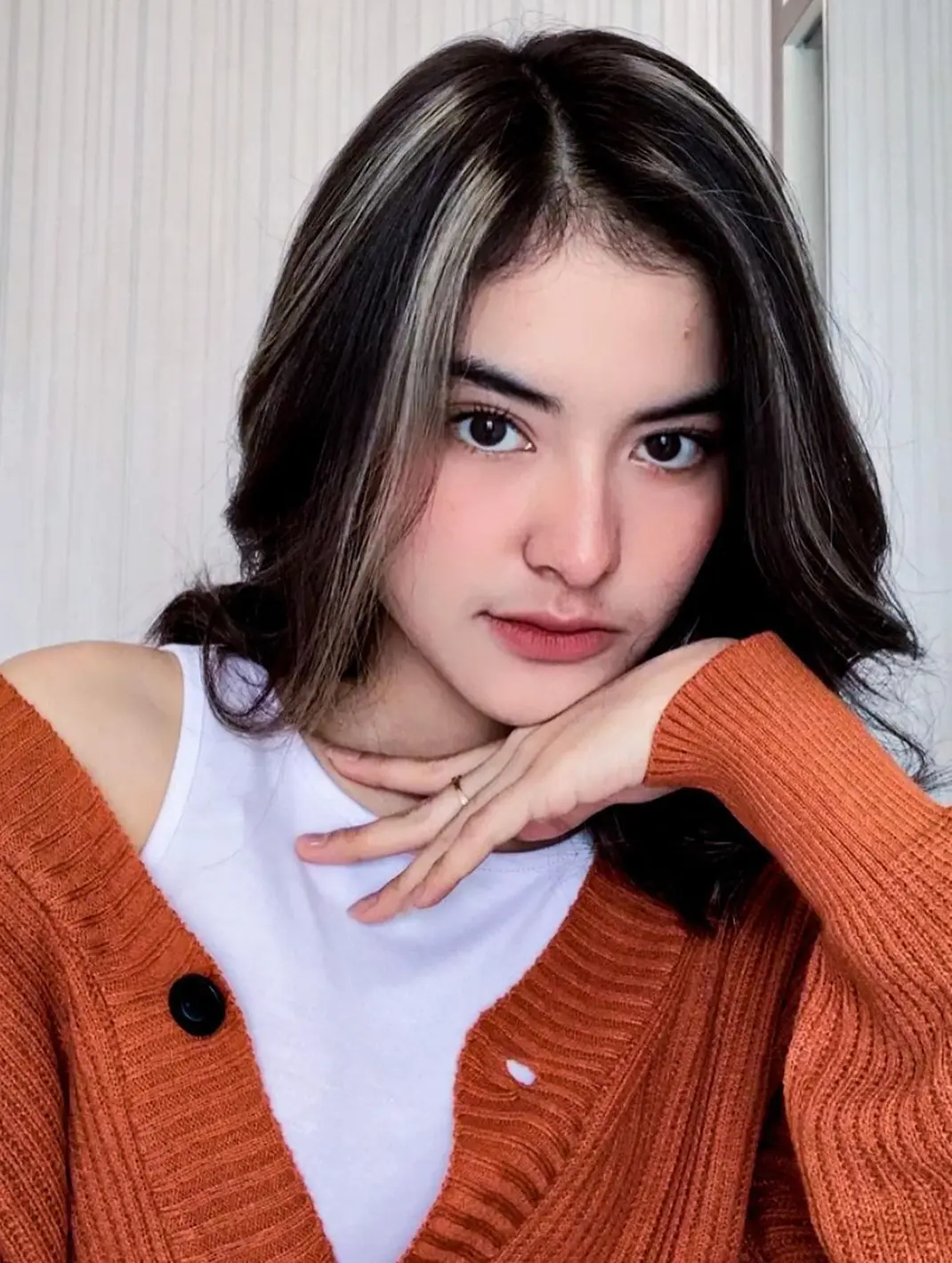 Pesona Putri Ziani Pemeran Irin Karyawan Baru Kang Mus di Preman ...