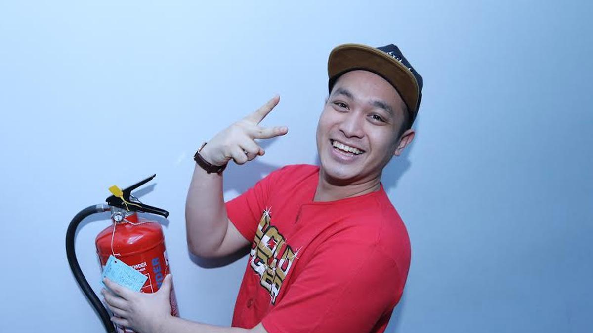 Gilang Dirga Bisa Tirukan 25 Suara Orang Terkenal - ShowBiz Liputan6.com