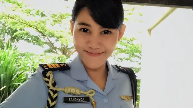 Potret Cantik Ajudan Iriana Jokowi yang Bikin Gagal Fokus - Citizen6 ...