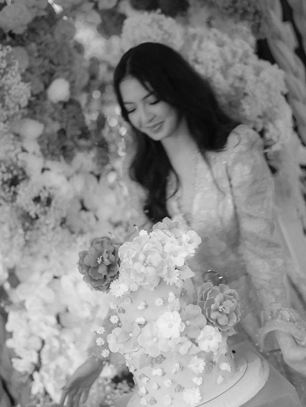 Gaya Feminin Raline Shah Rayakan Ulang Tahun ke-39, Terlihat Makin Matang dengan Dress Berwarna ...