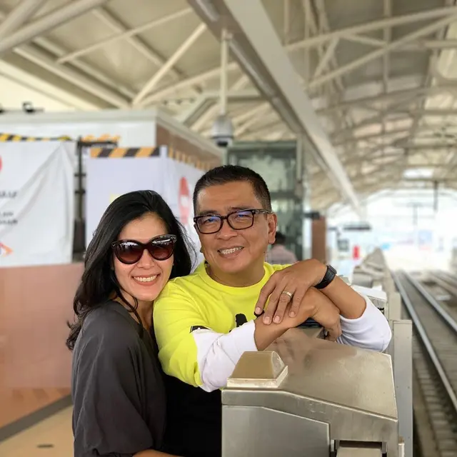 10 Tahun Bersama, Ini 6 Potret Harmonis Helmy Yahya dan Istri - Hot ...