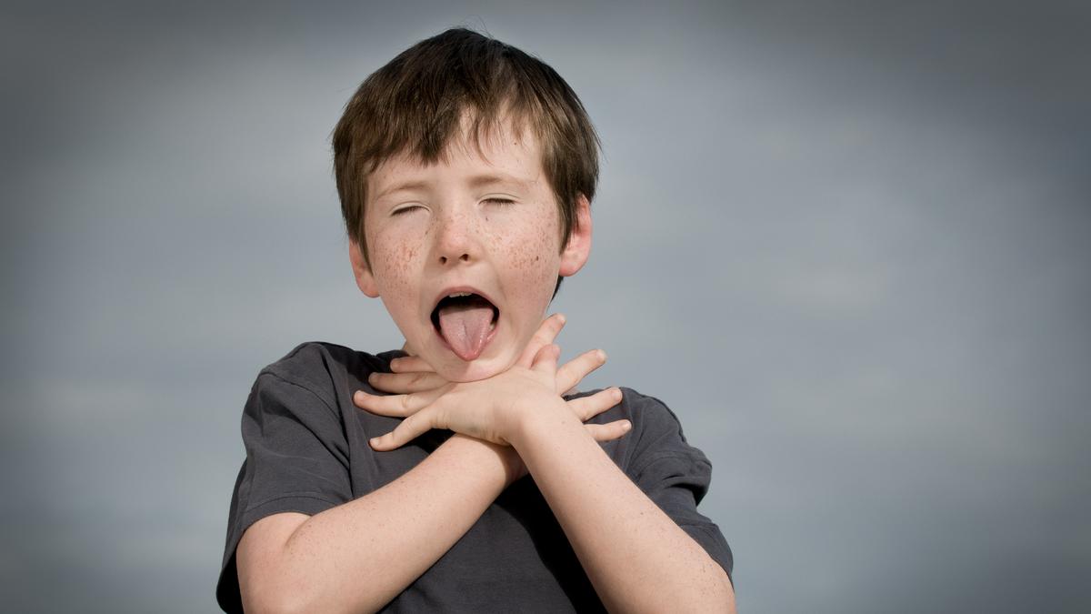 Pertolongan Pertama Saat Tersedak Disesuaikan dengan Usia - Health ...