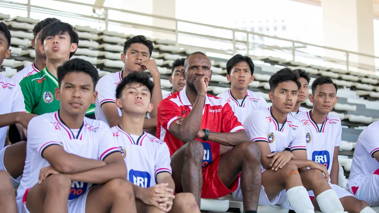 Roberto Carlos, Materazzi, Abidal dan Veron Berlatih Bersama Talenta Muda di BRImo Future Garuda ...