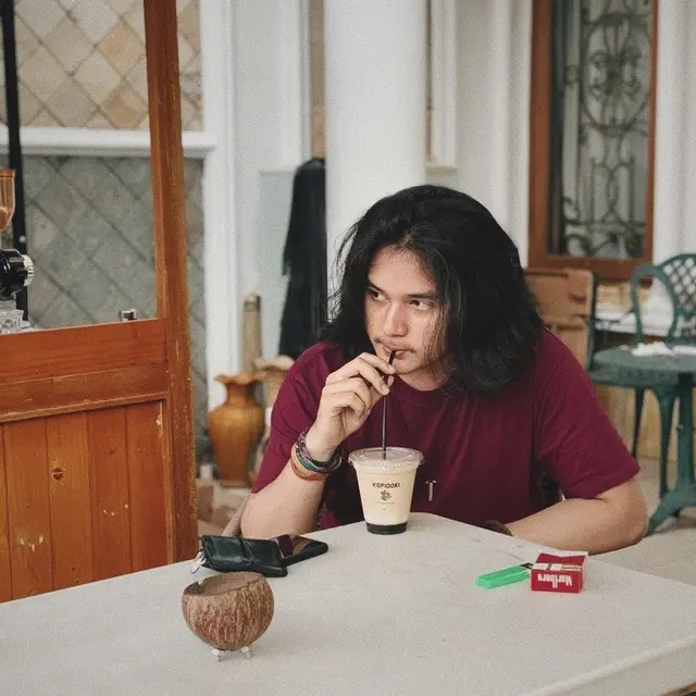 6 Potret Terbaru Esa Sigit, Pemeran Didit di Heart Series yang Makin ...