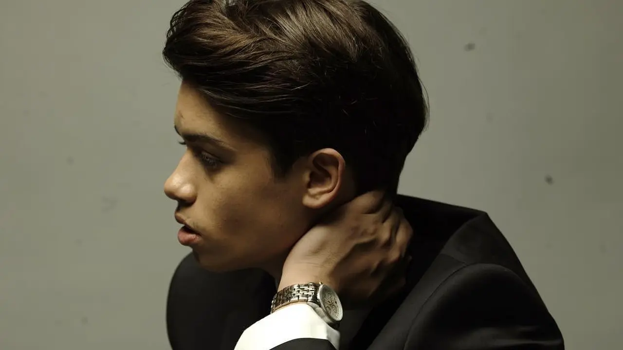 Biodata Lengkap Harris J, Penyanyi Pop Muslim Muda yang Mendunia - Hot ...