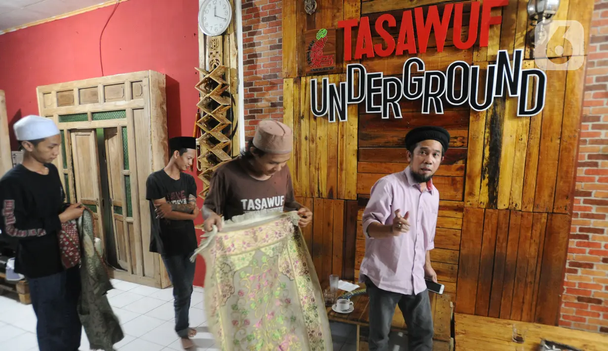 FOTO: Pondok Tasawuf Underground Anak Jalanan dan Punk - Foto Liputan6.com
