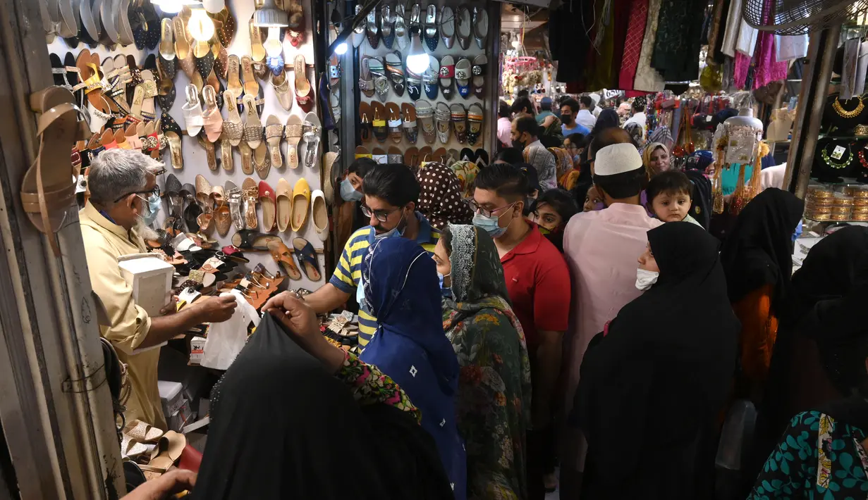 FOTO: Jelang Lebaran, Pasar di Pakistan Ramai - Foto Liputan6.com