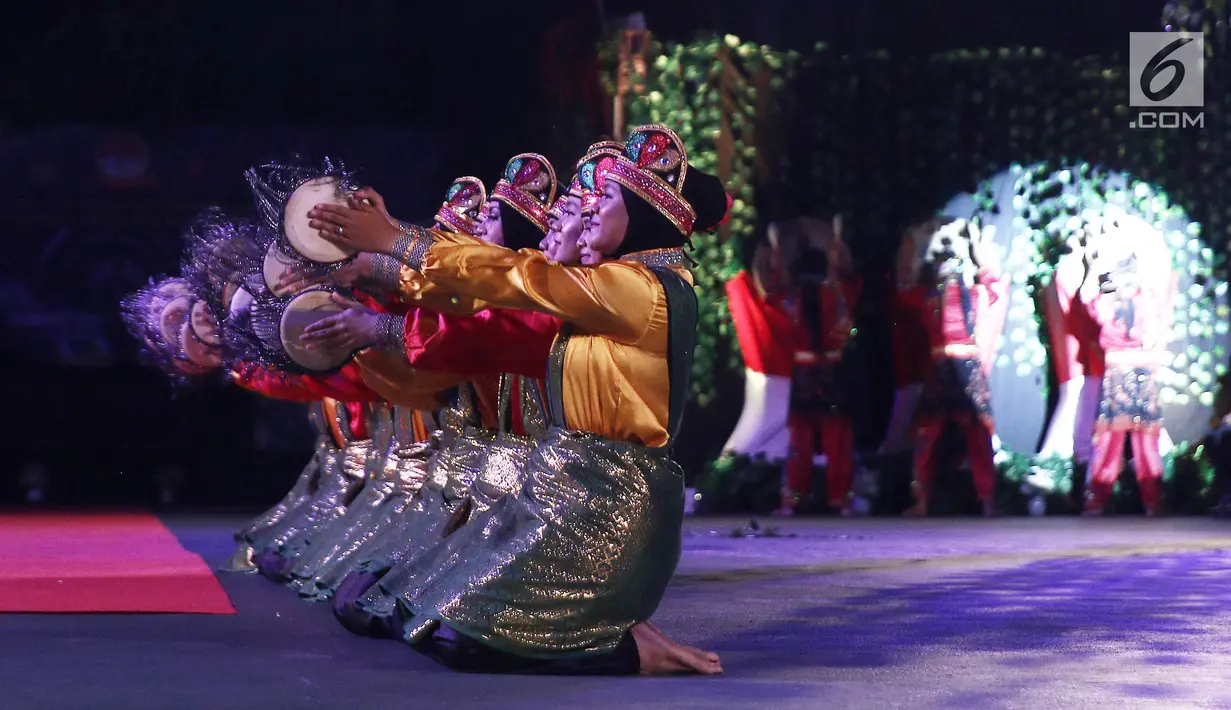 FOTO: Aksi Anggota Brimob Bawakan Tarian Daerah di HUT ke-73 - Foto ...