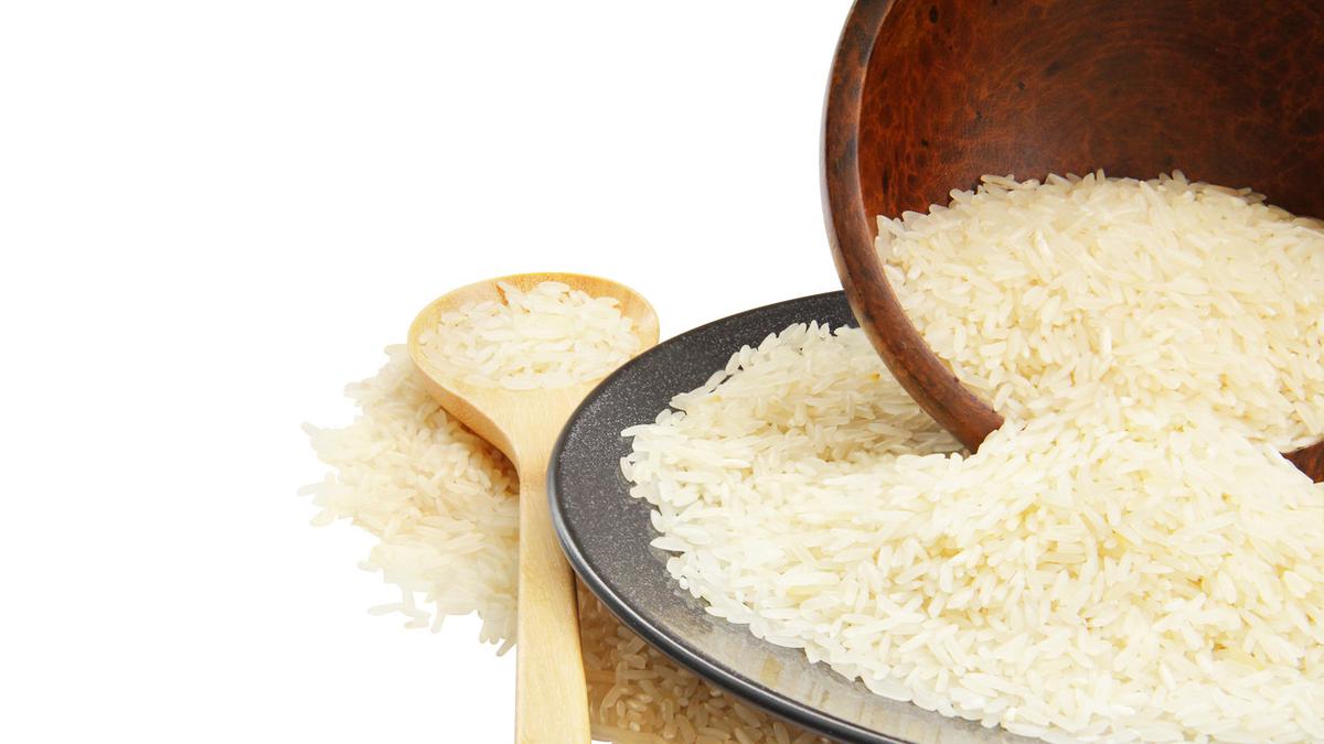 Cara Tepat Simpan Beras agar Bebas dari Kutu dan Jamur - Lifestyle ...