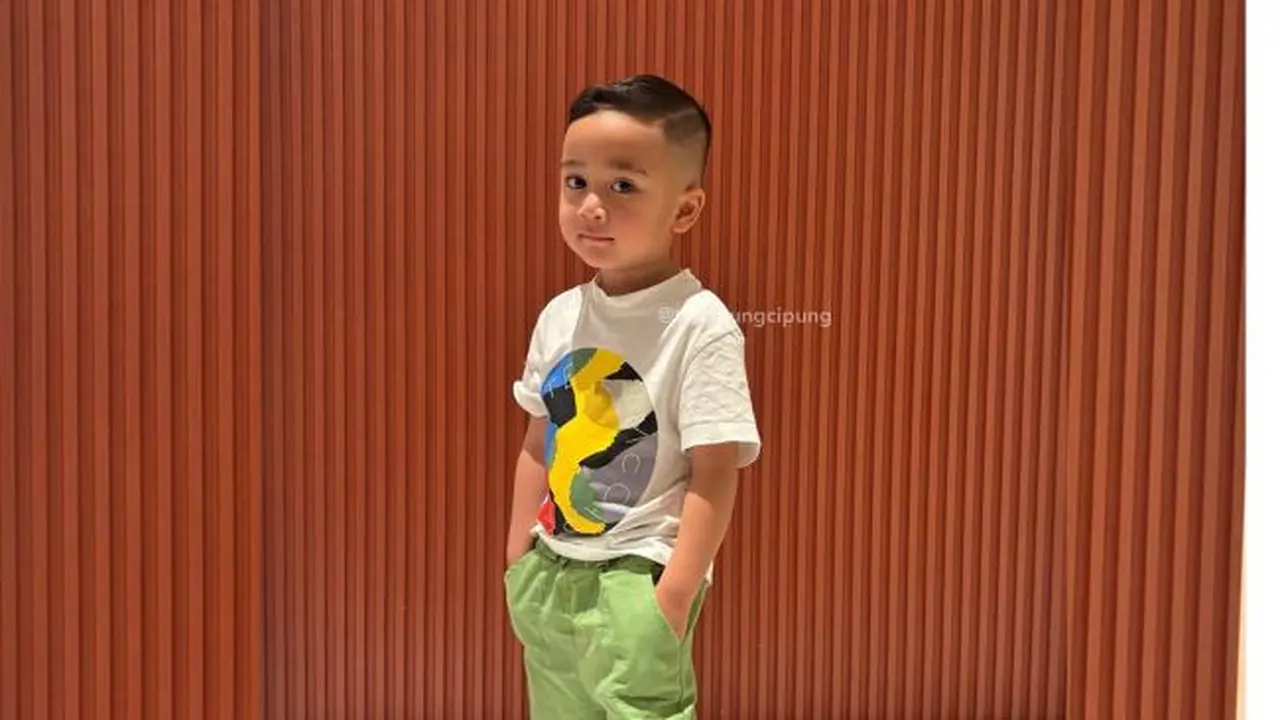 Rayyanza Potong Rambut, Potret Terbarunya Makin Menggemaskan Banjir ...