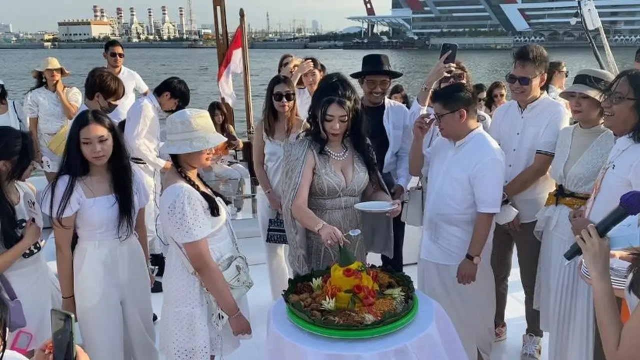 Penyanyi Sandy Canester Bicara Soal Adaptasi dan Perkembangan Teknologi ...