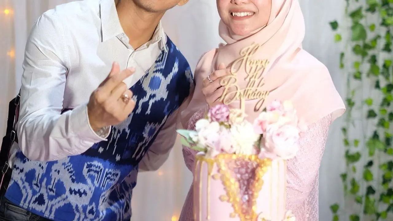 Sudah Putus, Ini 6 Momen Manis Lesty Kejora dan Rizki D'Academy - Hot Liputan6.com