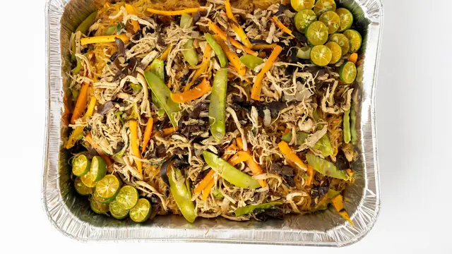 Filipino Pancit Recipe: 2 Popular Variations You Should Try - English ...