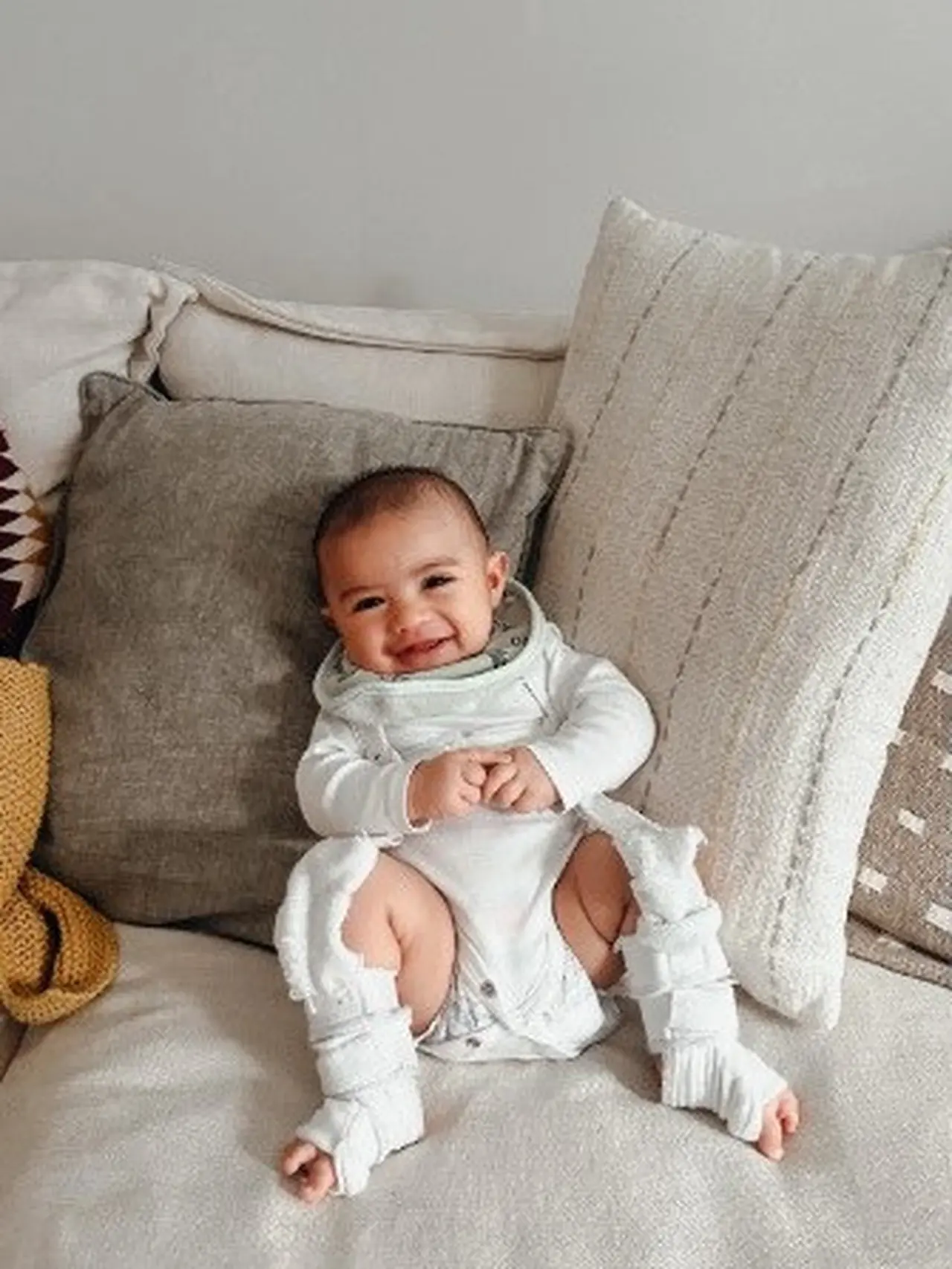 Anak Acha Sinaga, "Baby Kenan" yang semakin tampan dan tinggal di Australia