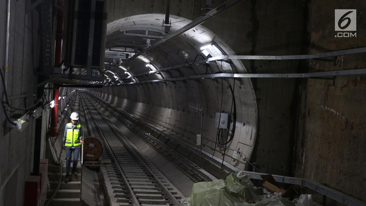 FOTO: Melihat Progres Pembangunan Stasiun MRT Senayan - Foto Liputan6.com
