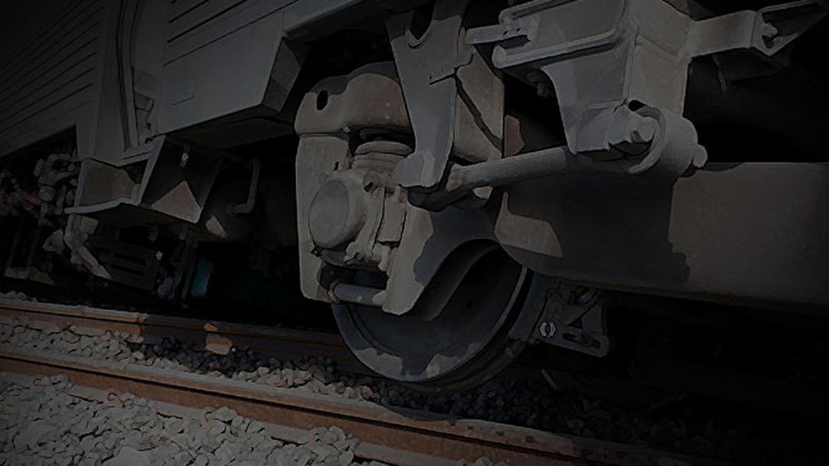 Segmen 5: Kereta Barang Anjlok hingga Premanisme di Lahan Parkir
