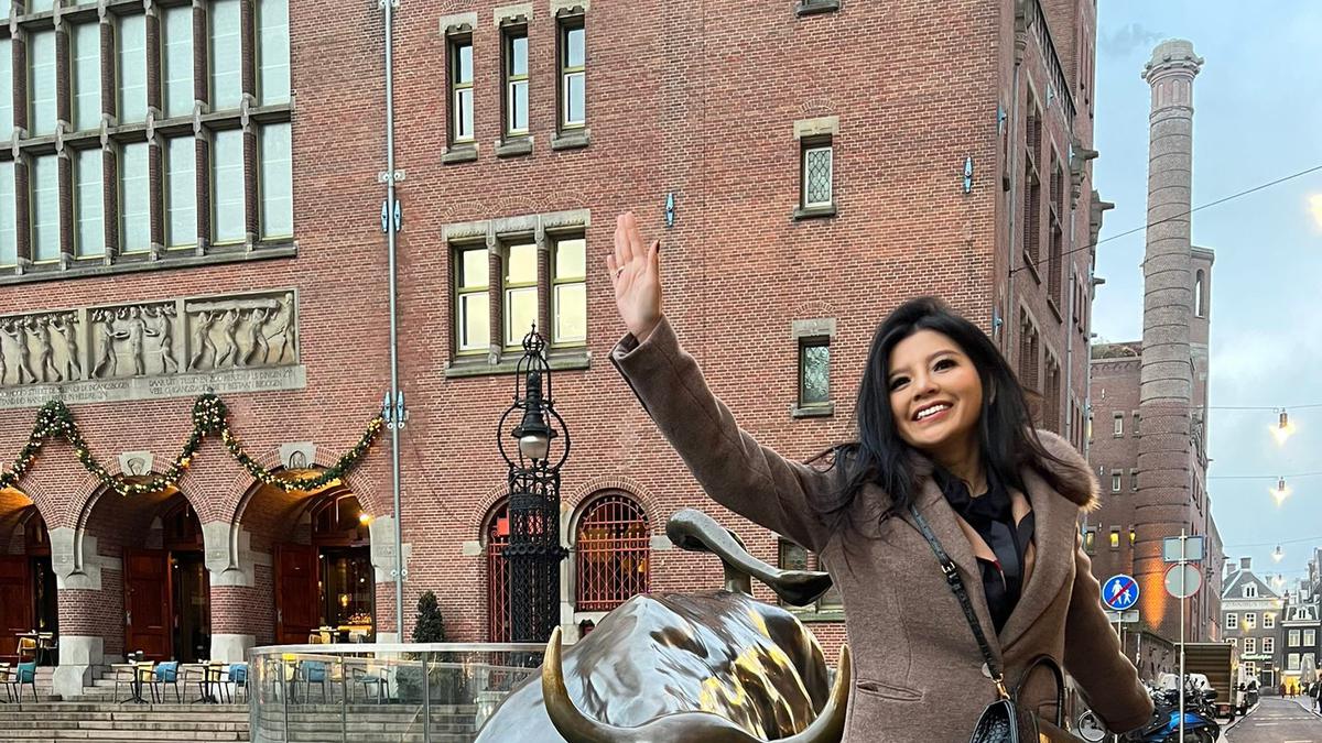 Kronologi Presenter Olive Lee Jadi Korban Robot Trading ATG Wahyu Kenzo