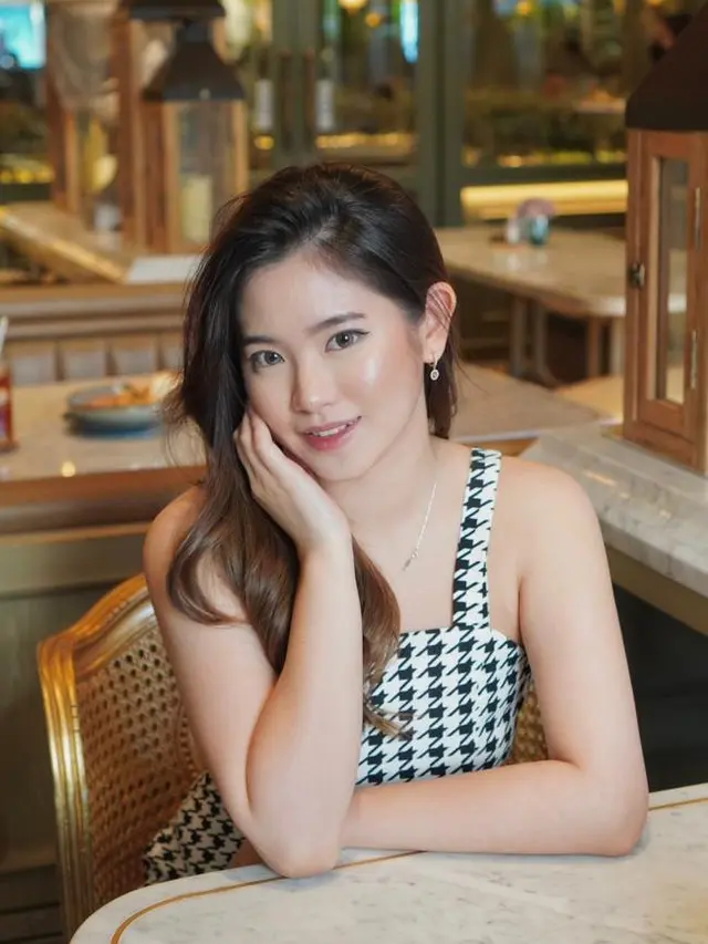 10 Potret Agnes Yunike, Influencer Berwajah Oriental yang Imut dan ...