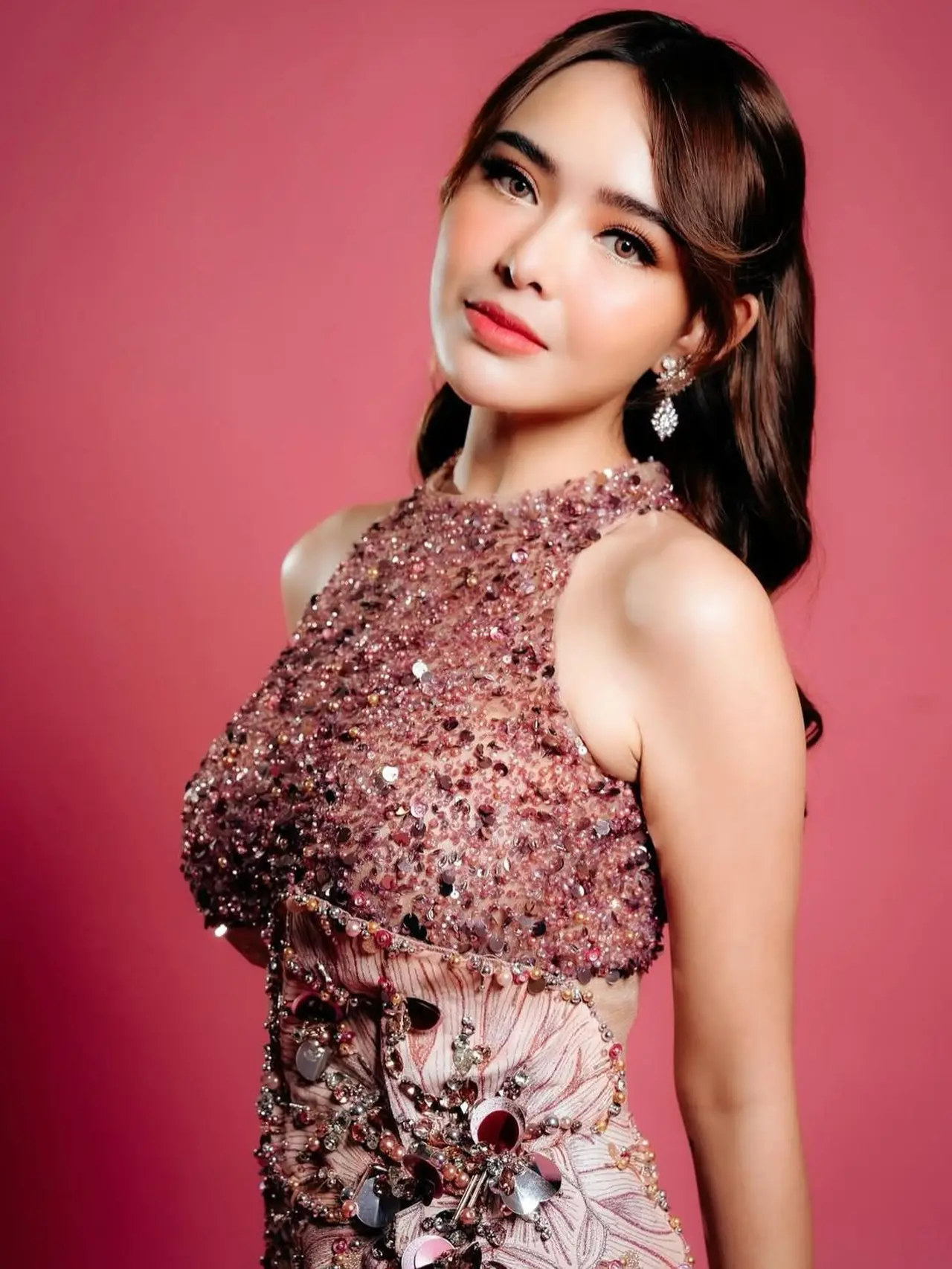 Amanda Manopo Bikin Heboh dengan Foto Berbikini di Pantai - ShowBiz Liputan6.com