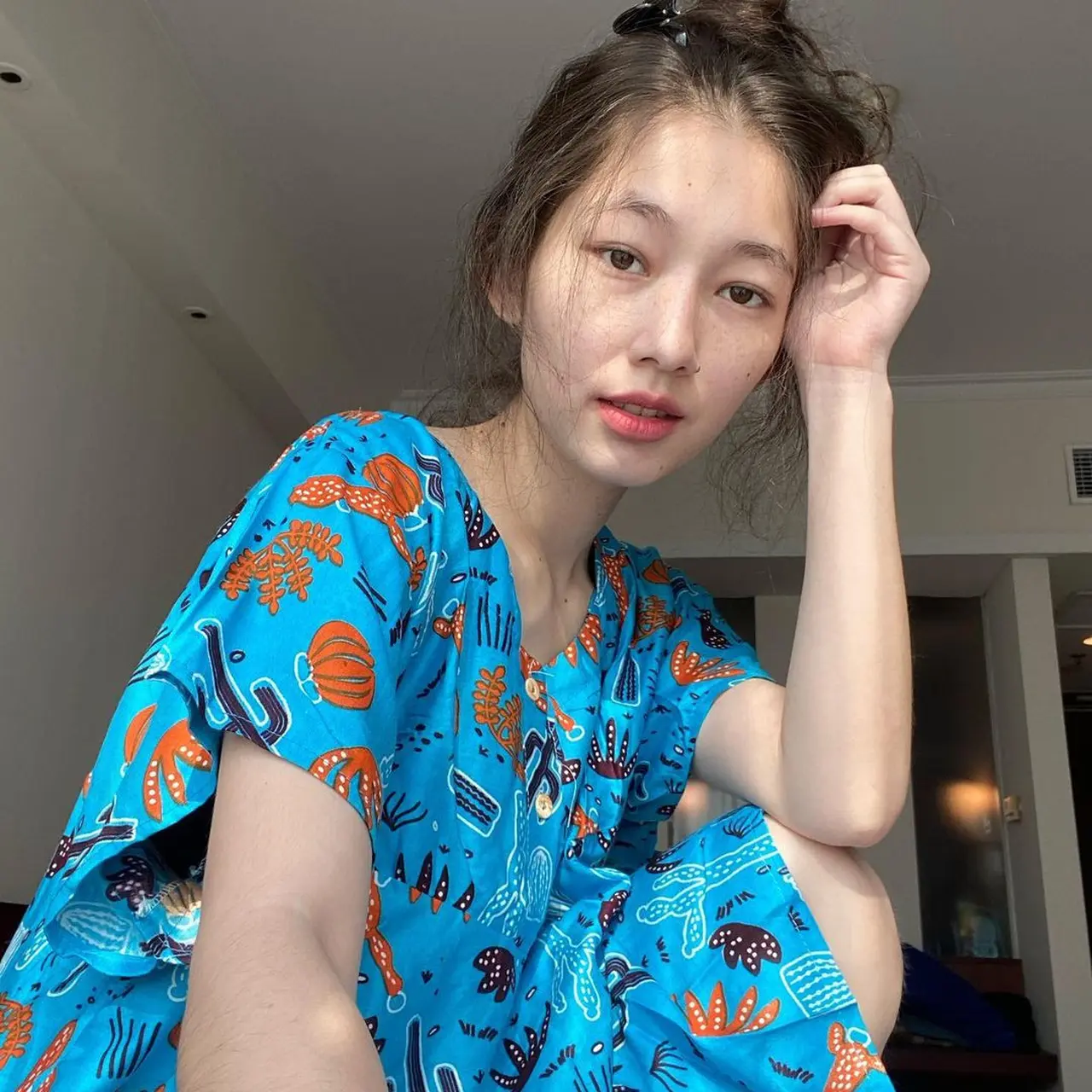 6 Potret Devina Aureel Tampil Tanpa Makeup, Curi Perhatian - Surabaya Liputan6.com