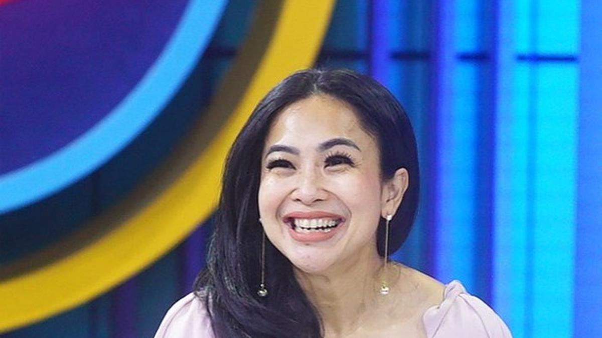 8 Fakta Feni Rose, Bercerai Diam-Diam dan Makin Bahagia dengan Menyandang Status Janda - ShowBiz ...