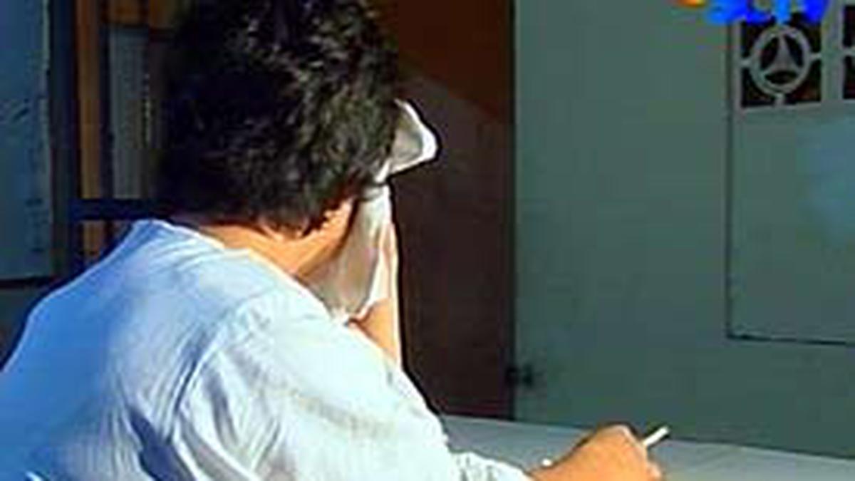 Membawa Shabu, Adik Yenny Rachman Dibekuk - News Liputan6.com