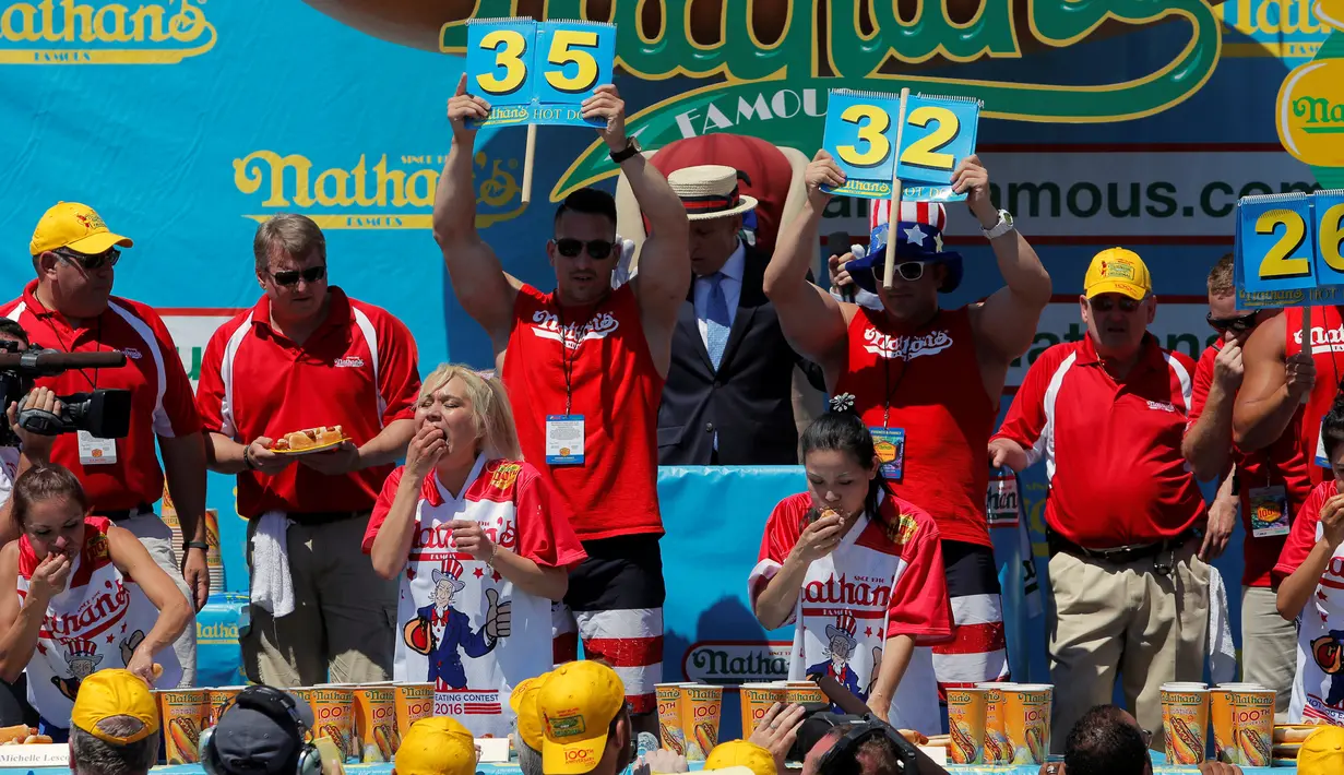 Kemeriahan Lomba Hotdog Internasional di Brooklyn New York - Foto ...